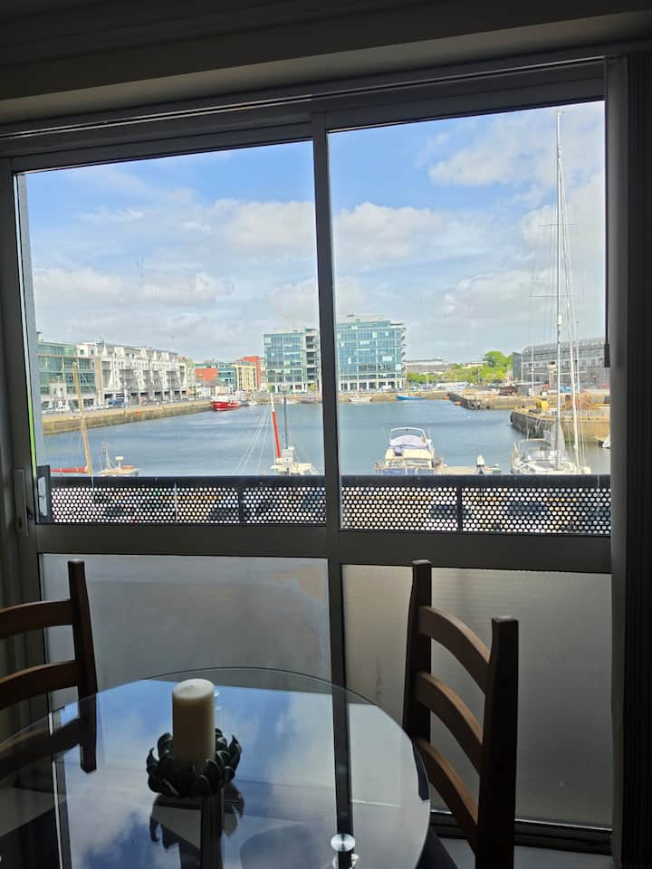 Smart Stay -Budget One Bed Apt-fantastic Location - Galway