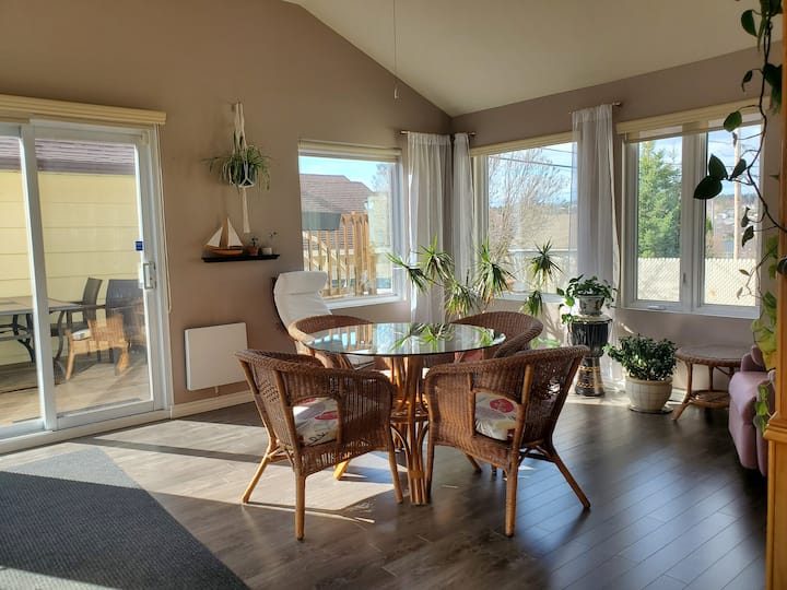 Maison Moderne Chaleureuse Avec Piscine - Saguenay