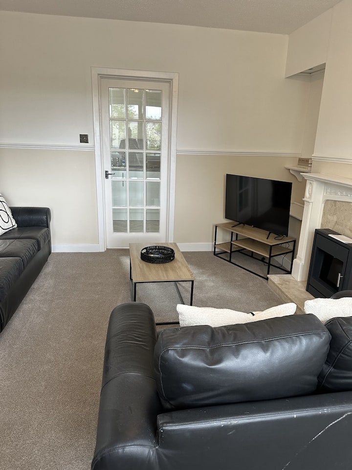Contemporary 2 Bedroom Apartmentin Hawick - Hawick