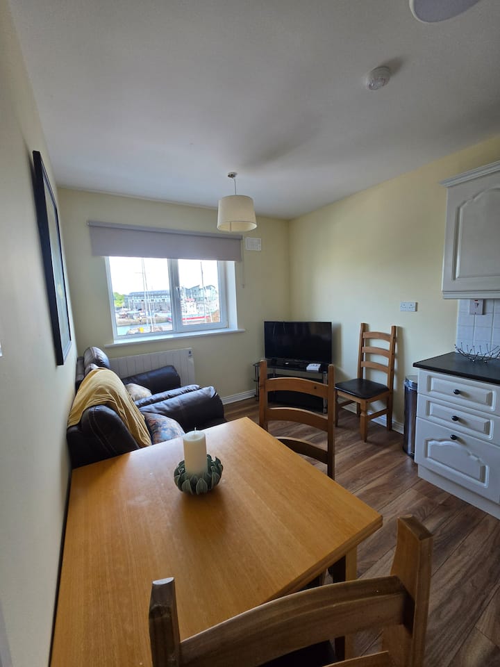 Smart Stay B -Budget 2 Bed Apt-fantastic Location - Oranmore