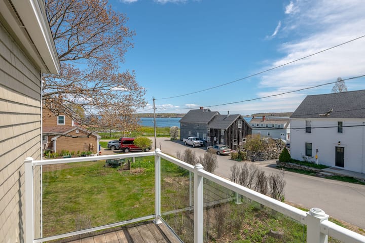 Coastal Retreat Steps To The Willard Beach - Portland, ME