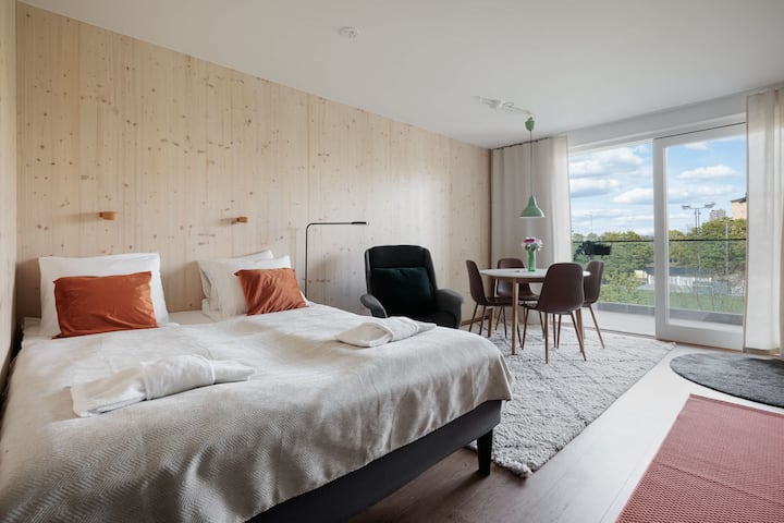 Bright Contemporary Studio W/ Balcony - Sundbyberg