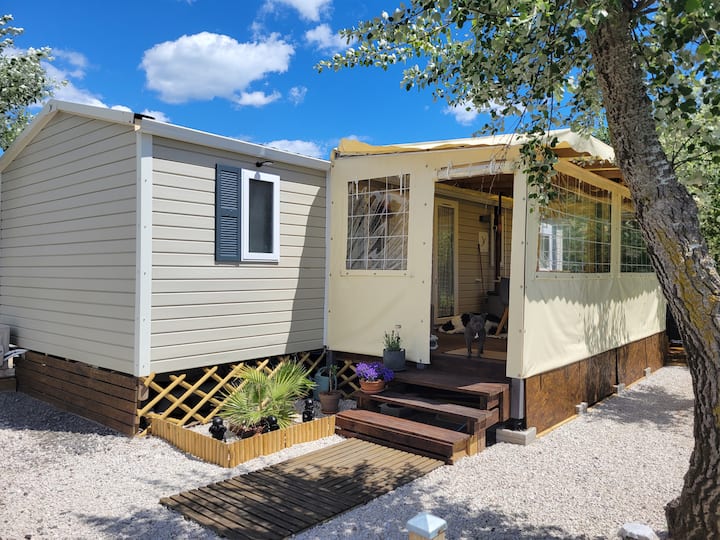 Charmant Mobil Home Pour Vacances En Famille - Vias