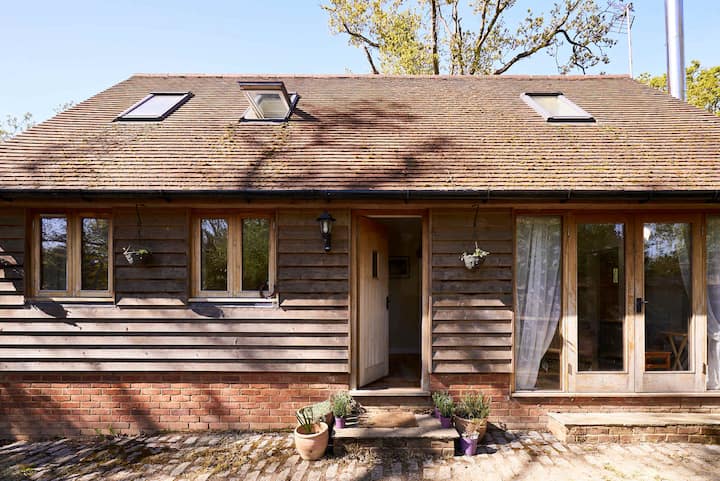 Host & Stay | The Tiled Cottage - Dymchurch