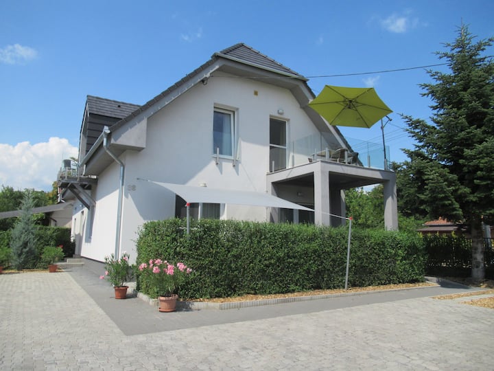 Centrum Apartmanház 2-es Apartman - Balatonlelle