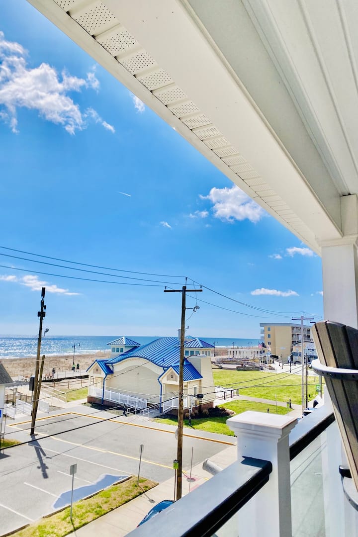 Ocean-view Condo In The Heart Of Sea Isle City - Avalon, NJ