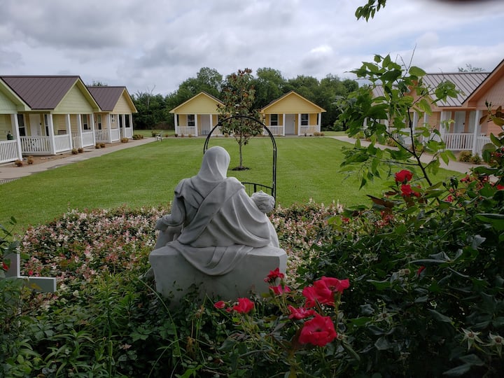 Bristol Wellness Cottage - Palmer, TX
