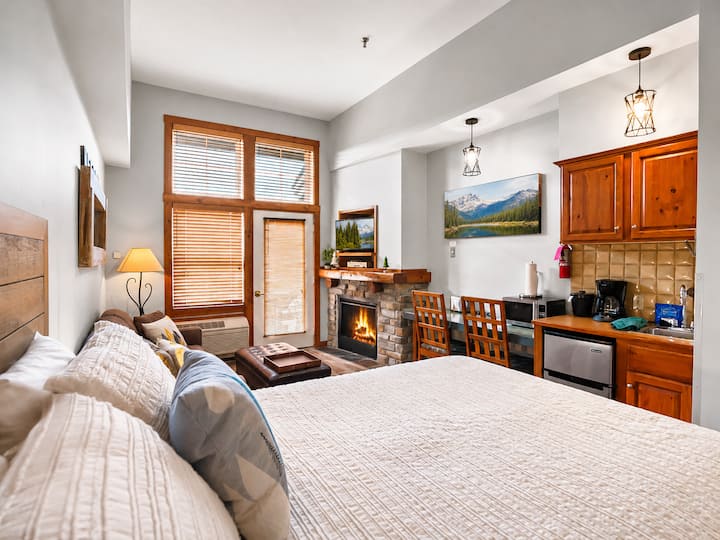 Village Studio With Private Deck - Snowshoe, WV