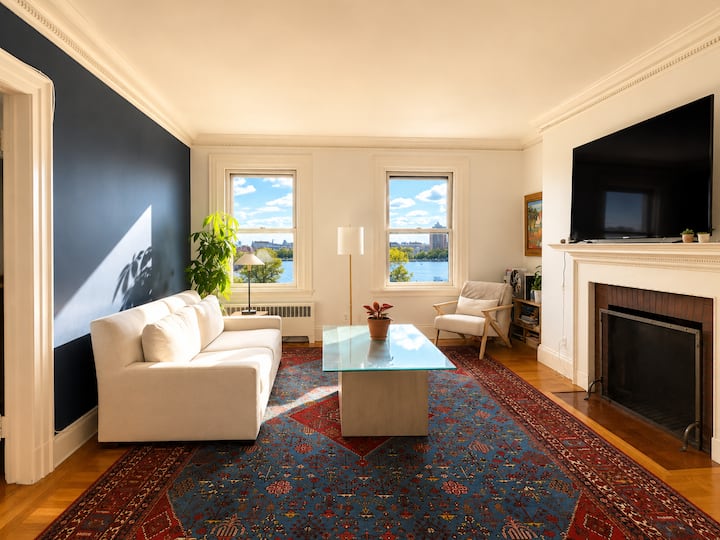 Modern Back Bay Rental Across Charles River & Mit - Boston, MA