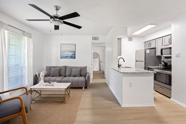 Cozy Corporate Condo | Heart Of Plano - Plano, TX