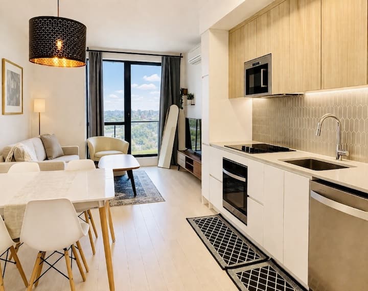 Condo Récent Et Moderne, Accès Direct à Montréal - Longueuil