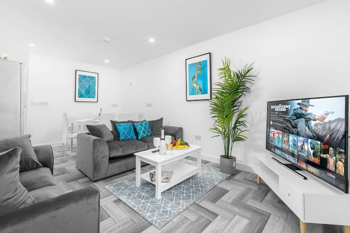 Stylish 5 Bed House * Sleeps 10 * Parking *Netflix - Birmingham