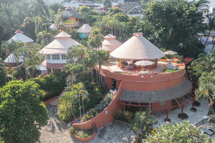 2 Private Villas • Pools • Ocean Views • Sleeps 16 - Sayulita
