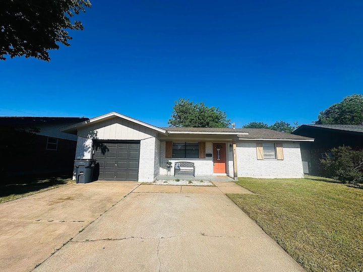 Cozy House On 69th Street - ロートン, OK