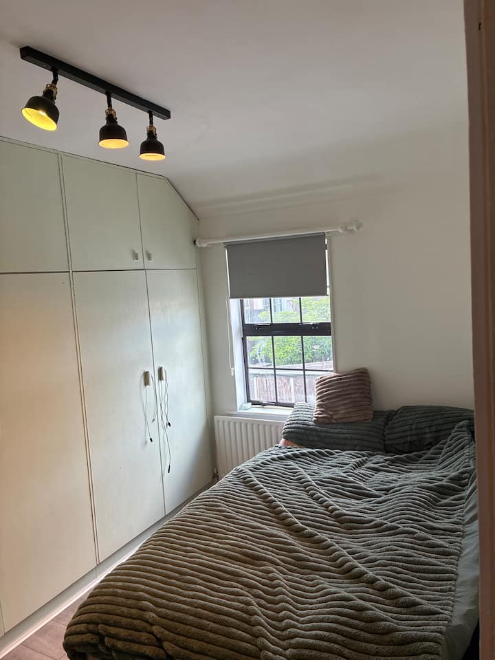 Modern Double Room Near City Centre - Cork