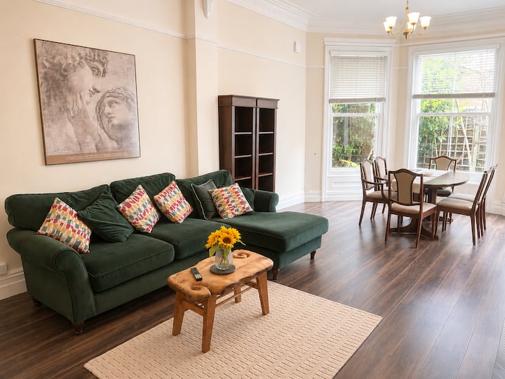 Pretty Seaside Apartment With Garden And Parking - Bournemouth