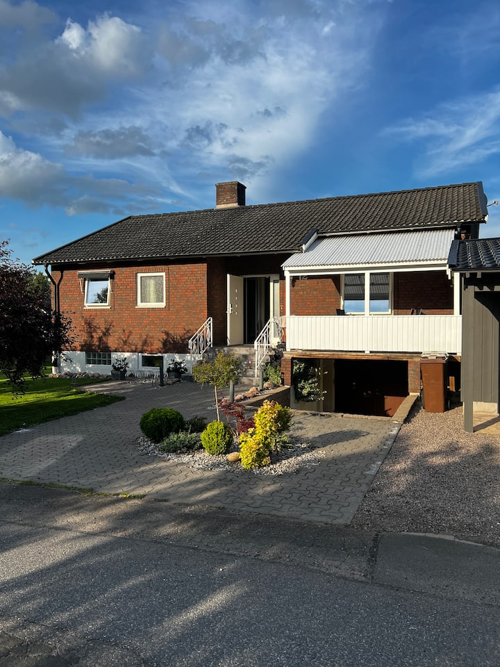 Modern Familjevilla I Lungt Område - Skövde