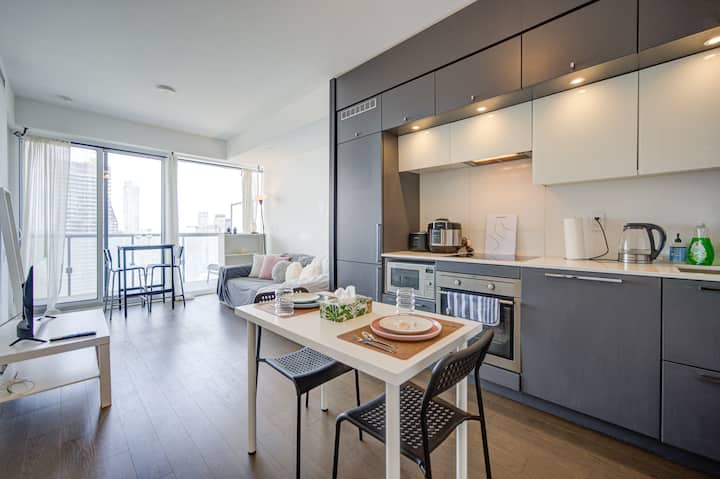 Overlooking The City! Entire Apt In Downtown - Markham