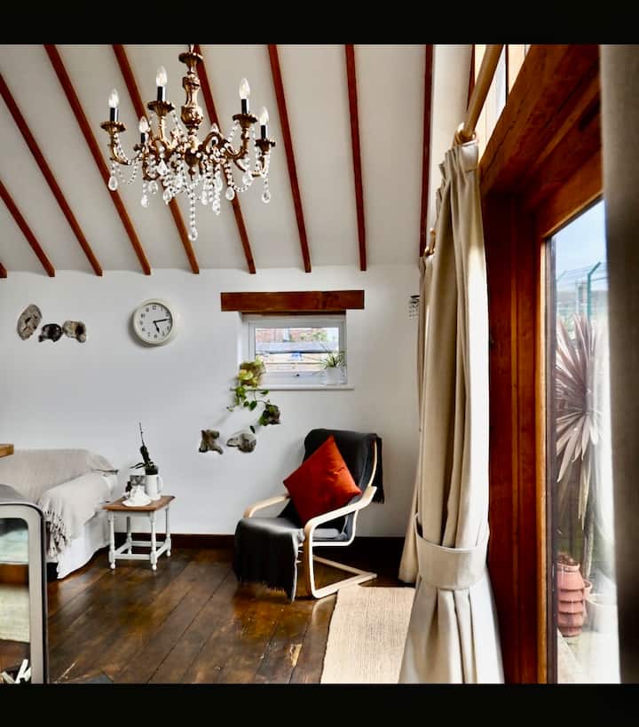 Stylish Coastal Getaway By The Beach - Lowestoft