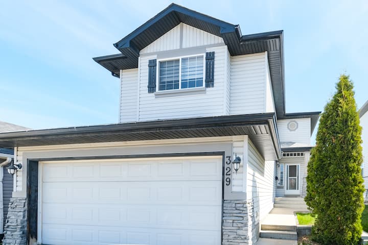 Family 3br 2.5ba | Near Yyc, Banff & Shops - Calgary