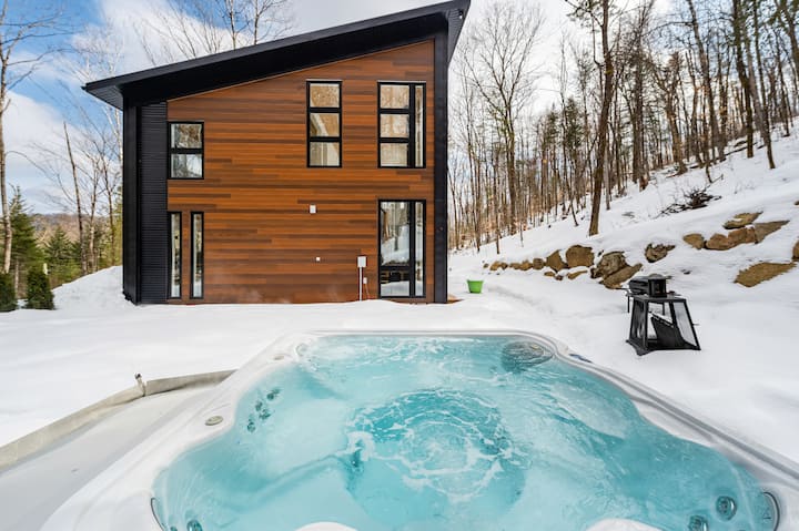 Comfortable, Luminous, And Charming Chalet - Laurentides