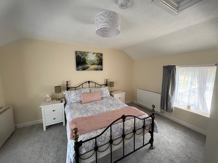 Beautiful, Peaceful Flat In A Unique Setting. - Westport