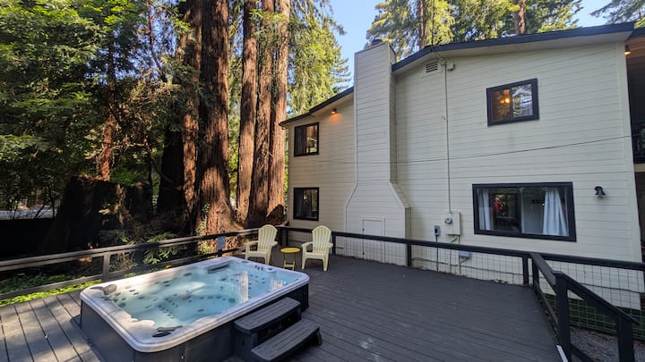 Redwood Russian River Retreat With Hot Tub - Jenner, CA
