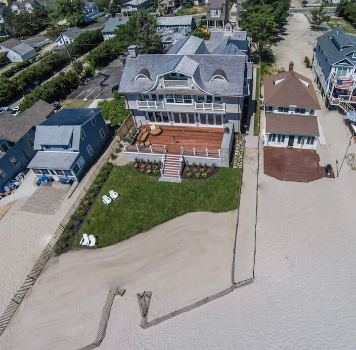 Private Fairfield Beach Waterfront Estate - Fairfield, CT