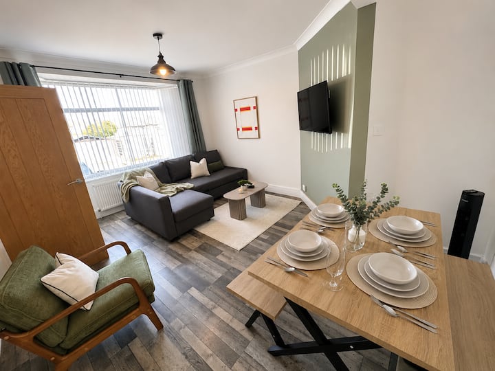 *New* 3br| Quiet Location, Wifi, Garden & Driveway - 凱尼爾沃思