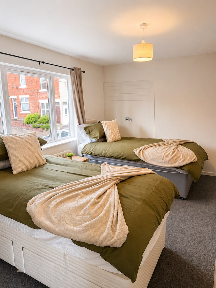 1br Carlisle Apartment | Sleeps 4 | Parking - Carlisle