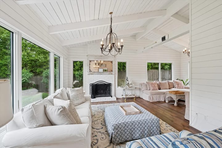 Designer Montauk Home, Walk To Private Beach - Montauk, NY