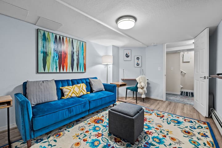 The Cozy Birdnest With Outdoor Lounge Space! - Cherry Creek, CO