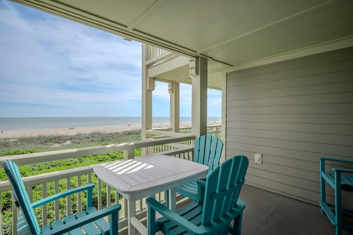 Ocean Dreams: Oceanfront Condo Near Pool, Pier - Southport, NC