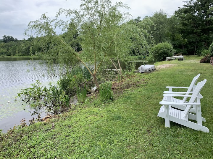 Lakeside Cottage Retreat - Private Lake Access - Ludlow, MA