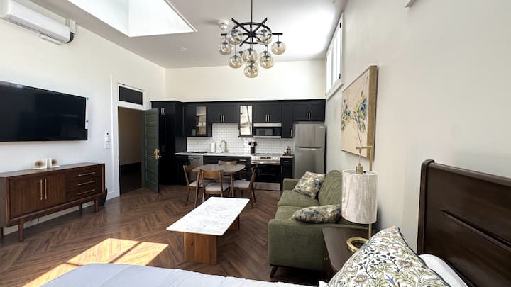 Mid-century Loft Above Downtown Ardmore - Lake Murray State Park, Ardmore