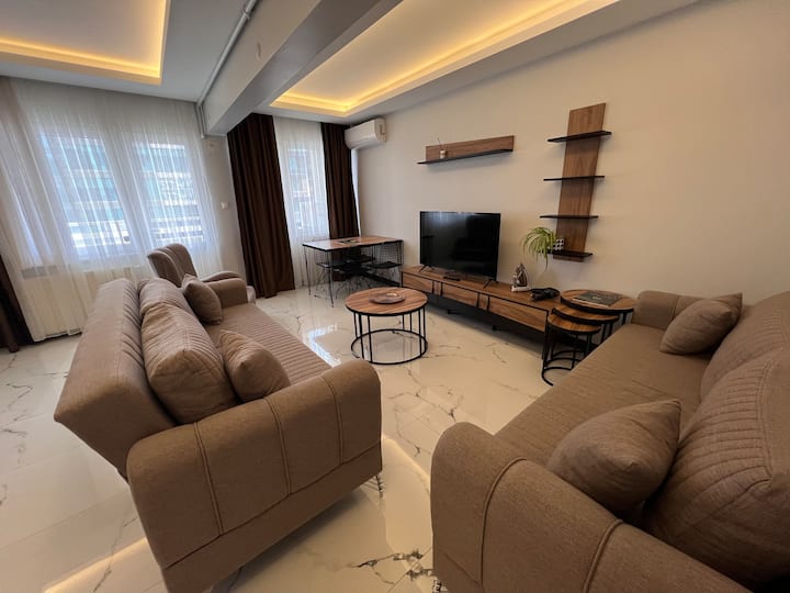 ÇIft Banyolu, Geniş Balkonlu Ve Klimalı 3+1 Daire - Bursa