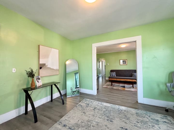 Entire Comfy 3b1b Unit In Center Location - Providence, RI