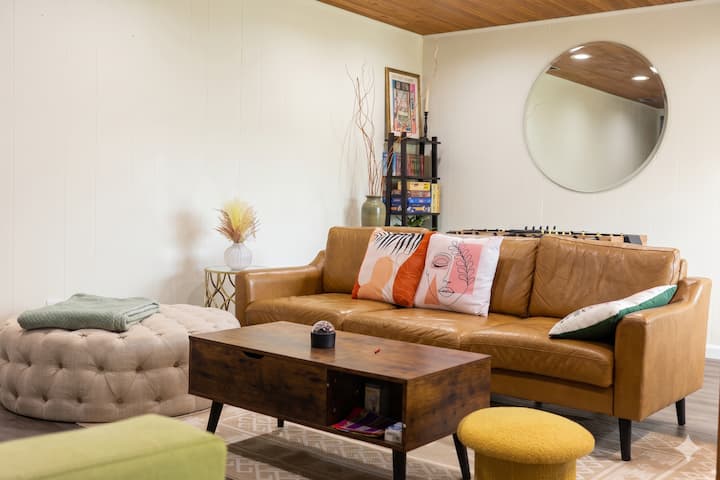 Stylish Prime Seattle Stay, Near Lake & Light Rail - Lynnwood, WA