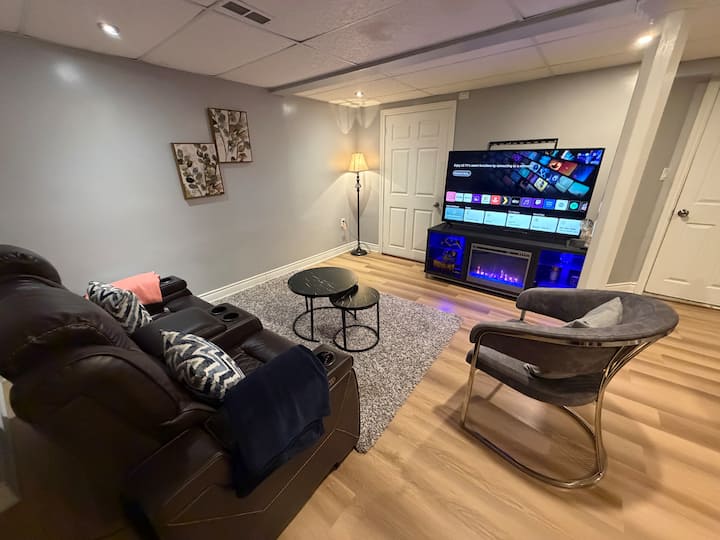 Home In London-2 Bedroom Basement Near Masonville - London