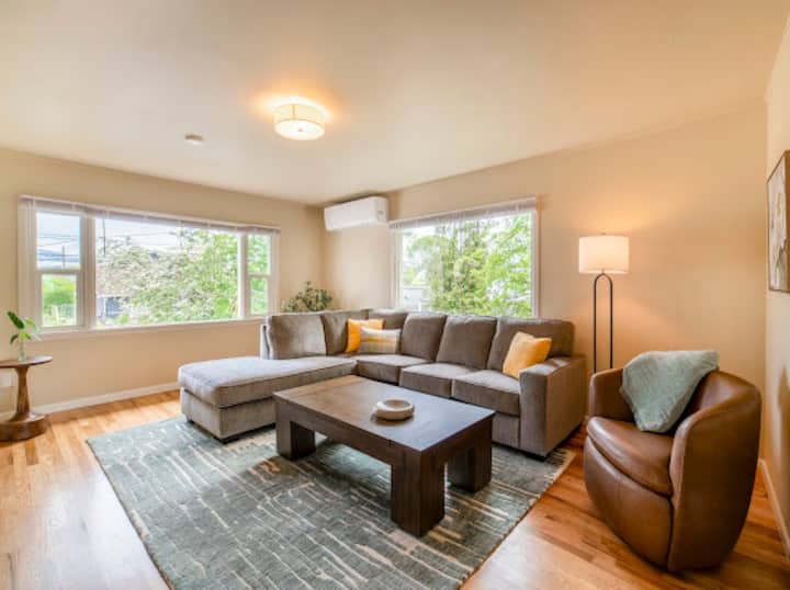 Modern Apartment In Prime Location - Mount Vernon, WA