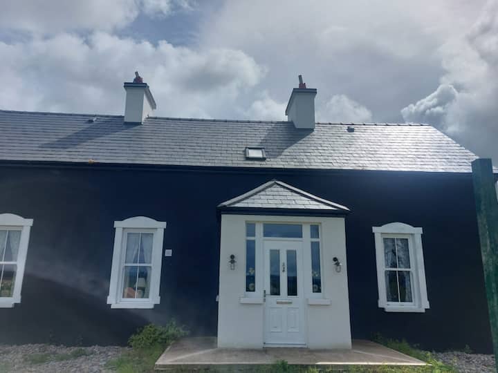 Scenic 4br Farmhouse Escape In Kerry - Dingle Peninsula