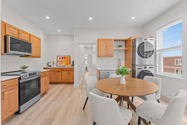 Renovated Modern 3br Close To Downtown And Fenway - Dorchester, MA