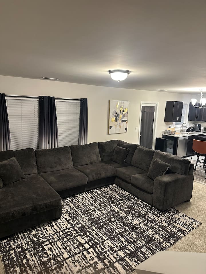 Relaxing 4br Oasis W/ Massive Backyard Space - Nashville, NC