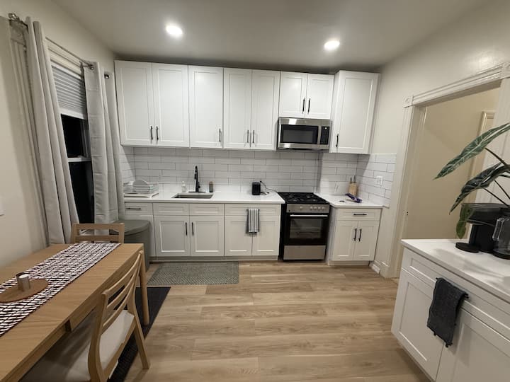 Newly Renovated Home • Chef's Kitchen • 15 Min Nyc - Bronx, NY