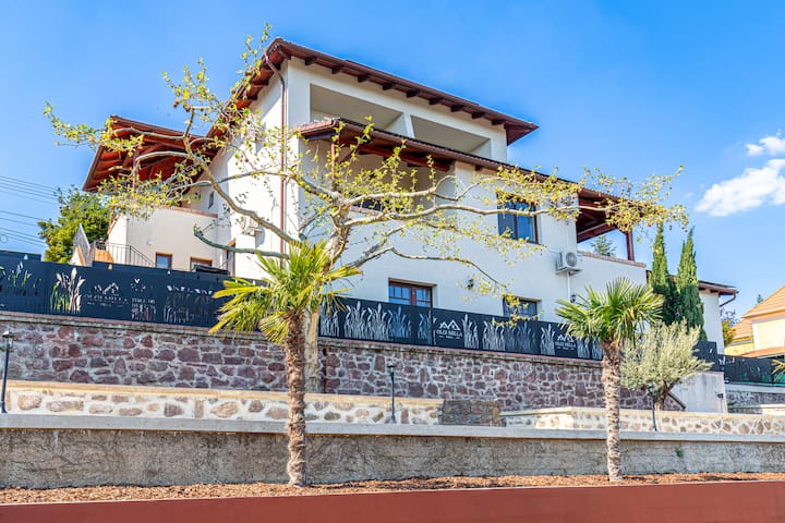 Olgi Milla Villa - Jacuzzi, Panorama & Bbq Terrace - Veszprém