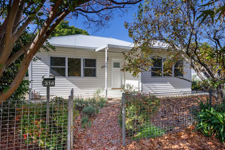 Delightful Digs On David - Albury