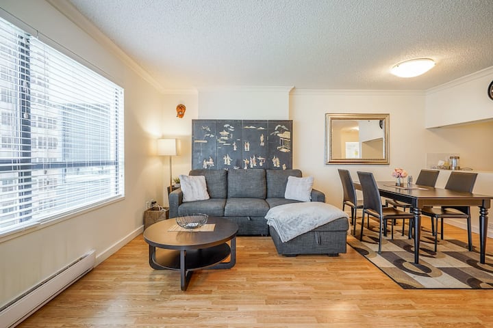 Stylish Condo On Alberni Street - Vancouver