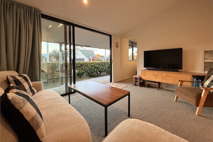 Glenbrook Cottage - Home In The Heart Of Twizel - Twizel