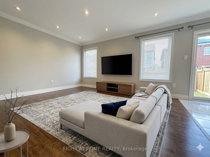 Perfect Family Home In Mid-town Milton - Milton