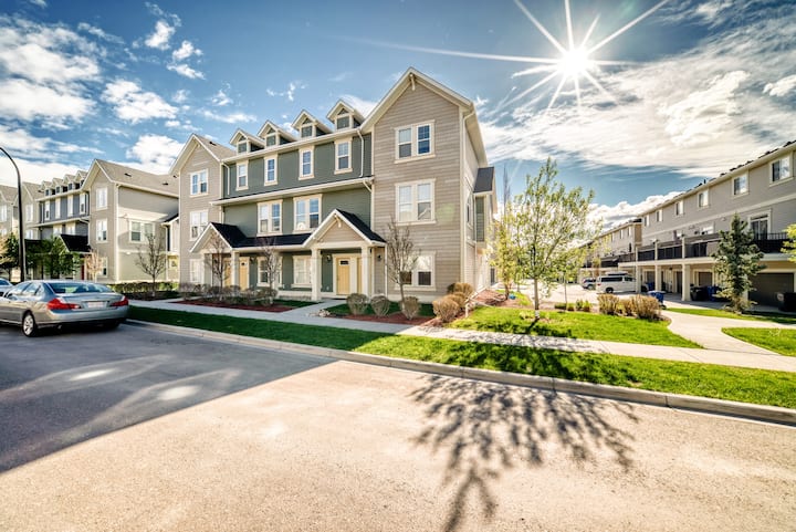 Cozy Dream Family Home - Airdrie